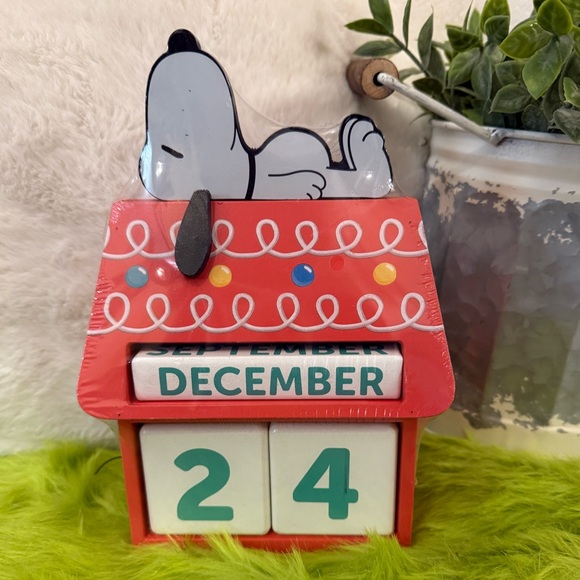 Peanuts | Holiday | Snoopy Peanuts Perpetual Calendar | Poshmark